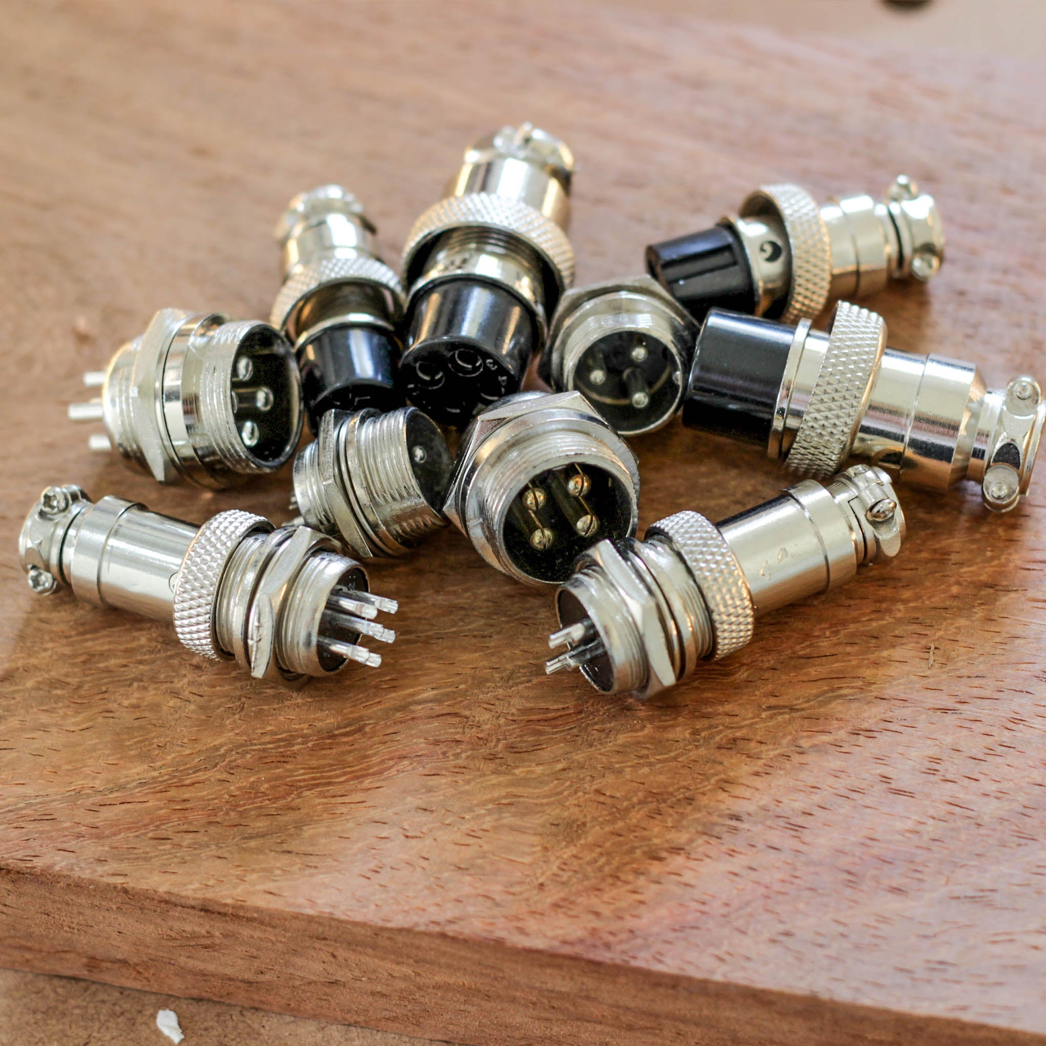 Connectors – CNC Online SA